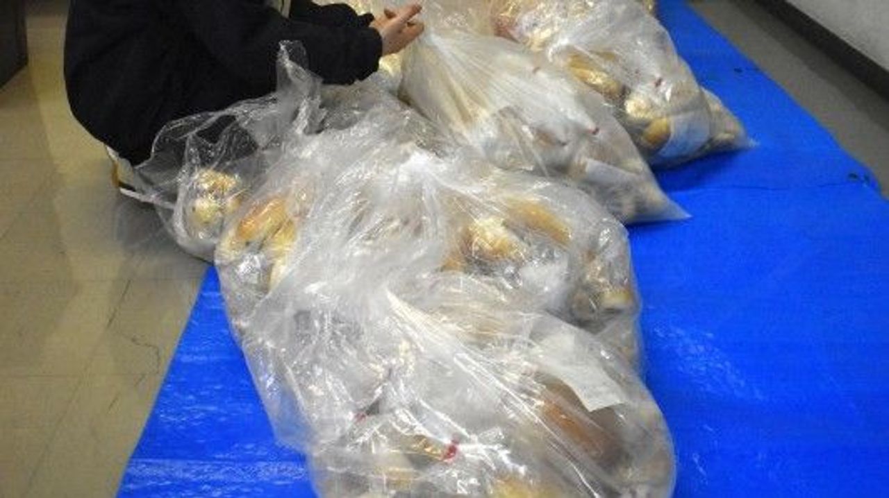 学級閉鎖でパン余り 一般販売に列 - Yahoo!ニュース