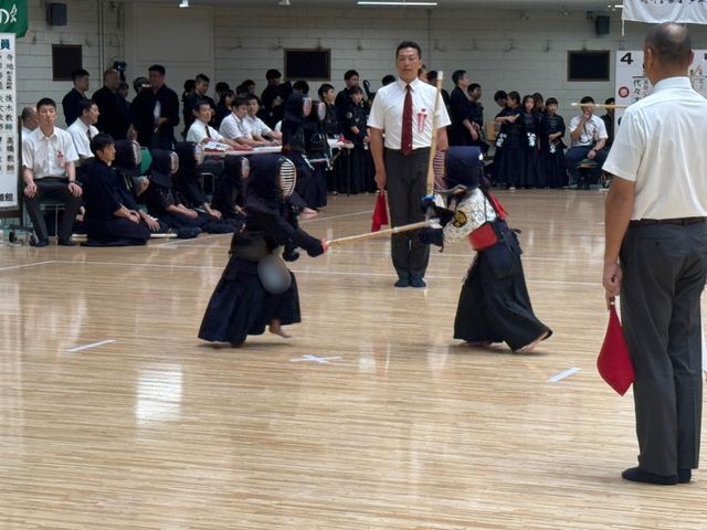 日本武道館で小・中学生の柔道・剣道大会 警察官らに学ぶ都内約2000人が腕競う (日テレNEWS NNN) - Yahoo!ニュース
