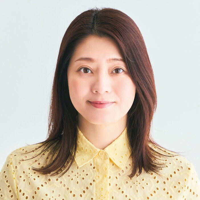 【40代＆50代の髪型】髪のボリュームが足りない…なら立体感を出すレイヤーで10歳若返る！｜美ST (magacol) - Yahoo!ニュース