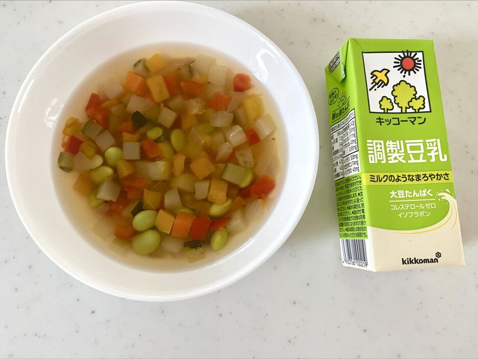 40代50代、忙しい日の「リアルな朝食」。煮干しだしの“みそ汁とおにぎり”は10年以上固定 (ESSE-online) - Yahoo!ニュース