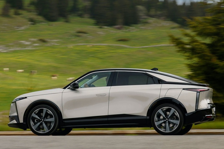 これぞブランド本来のカタチ？ 誕生 DS No8（1） 上級サルーン「9」置換のハードを深掘り (AUTOCAR JAPAN) - Yahoo!ニュース