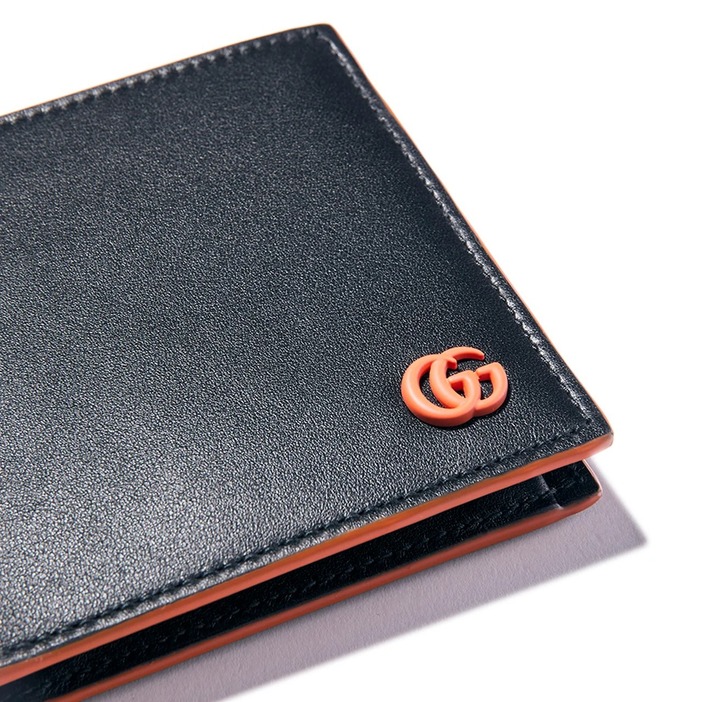 【グッチ】夏ボーナスで買うべき大人の財布｜上質なレザーにオレンジが映える黒財布【GUCCI】 (UOMO) - Yahoo!ニュース