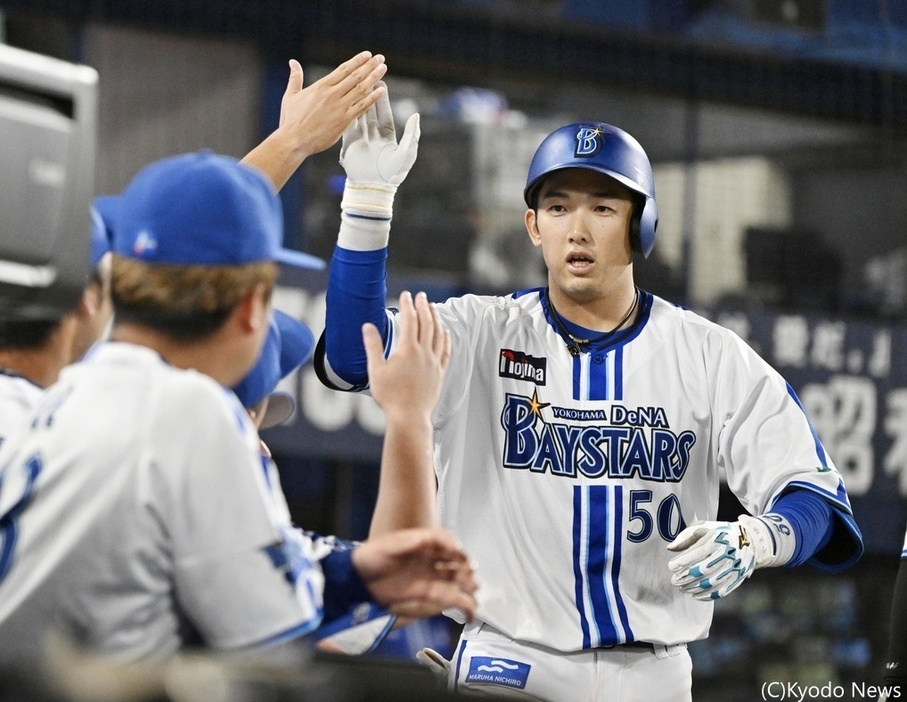 DeNA、7回無死一・三塁で山本祐大が中途半端な走塁でアウトに…佐伯氏「迷った時点であそこはいってはいけないプレー」と苦言 (ベースボールキング) - Yahoo!ニュース