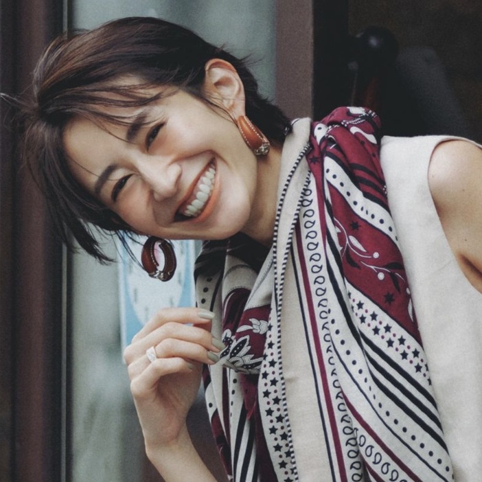 【VERYの人気コーデTOP5】リアルに使える『ご近所カジュアル』更新術！｜VERY (magacol) - Yahoo!ニュース