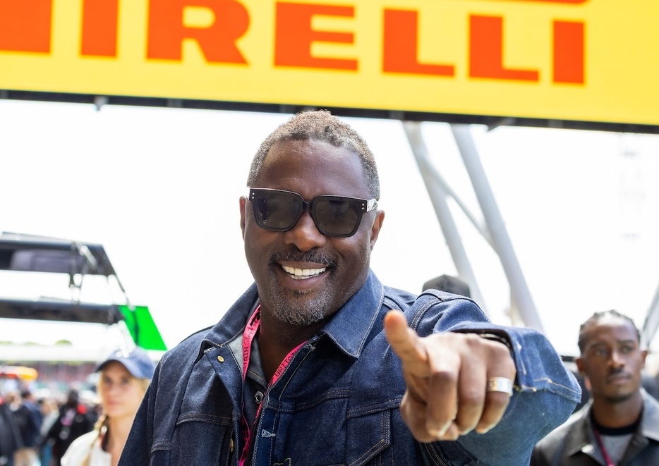 【F1イギリスGP2025】レゴブロック製トロフィーが登場、ノリスが母国で圧勝 (The Hollywood Reporter Japan) - Yahoo!ニュース