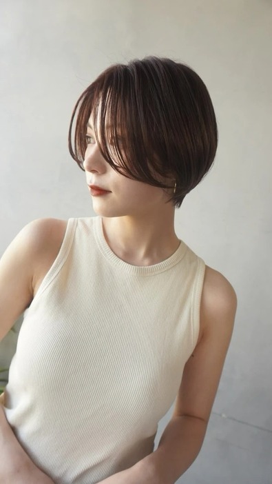 ＜週間ヘアランキング＞ ヘアカラーは明るめ or 暗めどちらが気分？ 人気のショートヘアTOP3 (MAQUIA ONLINE) - Yahoo!ニュース