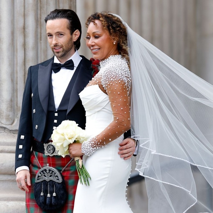 ヴィクトリア・ベッカムらの出席は？ メル・B、ダイアナ元妃の結婚式と同じ教会で3度目のウェディング (ELLE DIGITAL) - Yahoo!ニュース