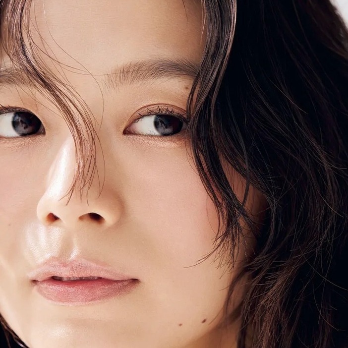 【夏メイク】暑苦しく見えない『淡ワントーン』のコツ｜CLASSY. (magacol) - Yahoo!ニュース