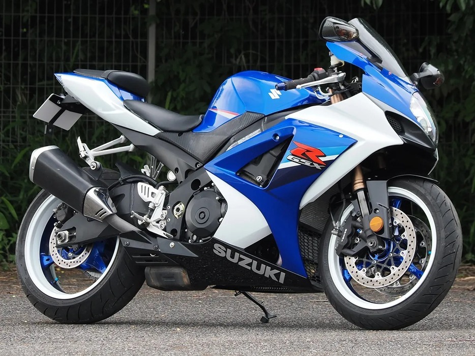 40年の歴史を持つGSX-Rシリーズの中で、鈴鹿8耐を初めて制した「K7」型GSX-R1000 (Webikeプラス) - Yahoo!ニュース