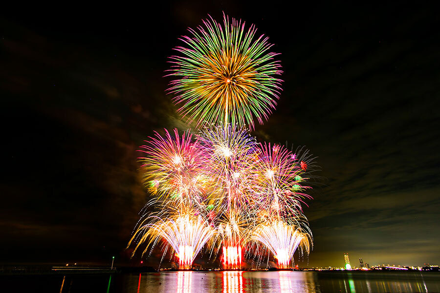 関西・大阪の「花火大会2025」、7月・8月開催まとめ 今年だけの万博花火も！ (Lmaga.jp) - Yahoo!ニュース