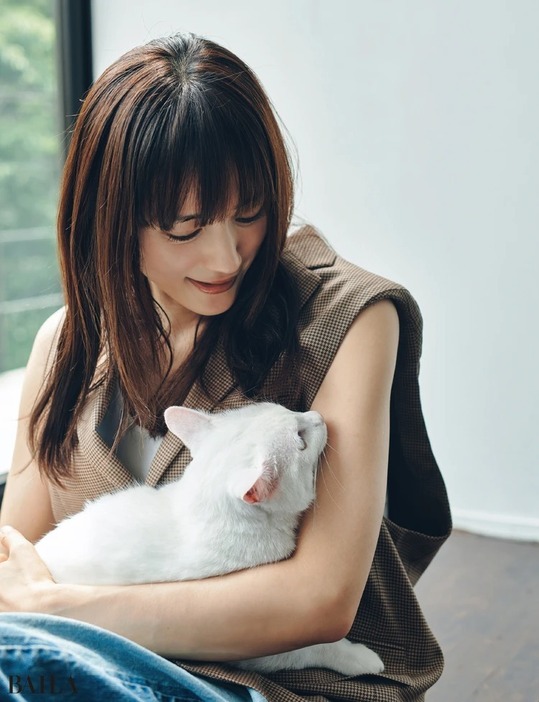 ドラマ「ひとりで死にたい」主演・綾瀬はるか「“ひとりで死にたい”は“自分らしくありたい”ということ」 (＠BAILA) - Yahoo!ニュース