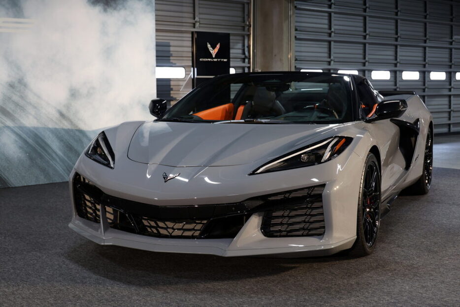 【ファンミーティング2025で初公開】シボレー・コルベットにZ06コンバーチブルとスズメバチ科の名を持つ限定車が登場！ (AUTOCAR JAPAN) - Yahoo!ニュース