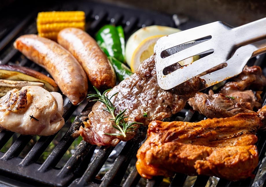 炎天下でも雨でも快適BBQ！手ぶらで楽しめる「WOOD DESIGN PARK ODAIBA TOKYO」がオープンから1周年 (ウォーカープラス) - Yahoo!ニュース