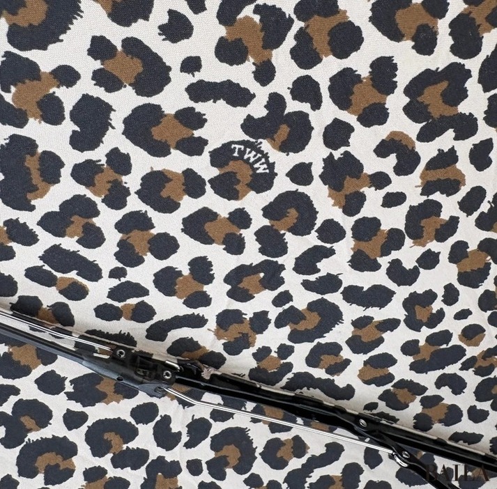 大人の軽量日傘！たった174gでしゃれたデザイン、UVカット比率もサイズも文句なしの日傘をレビュー (＠BAILA) - Yahoo!ニュース