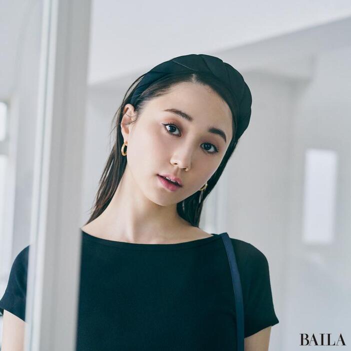 【きれいめ派におすすめのTシャツ】デコルテから肩のラインまで美しく“ボートネック開き”Tシャツ (＠BAILA) - Yahoo!ニュース