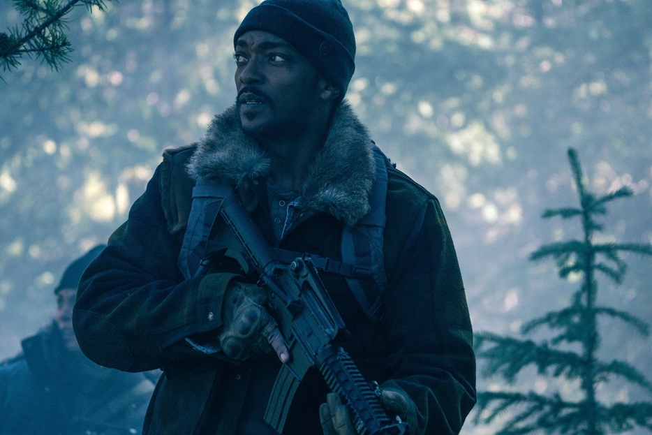 アンソニー・マッキー主演 ×『クワイエット・プレイス』プロデューサーが仕掛けるサバイバル・ホラー 映画『エレベーション 絶滅ライン』 (otocoto) - Yahoo!ニュース