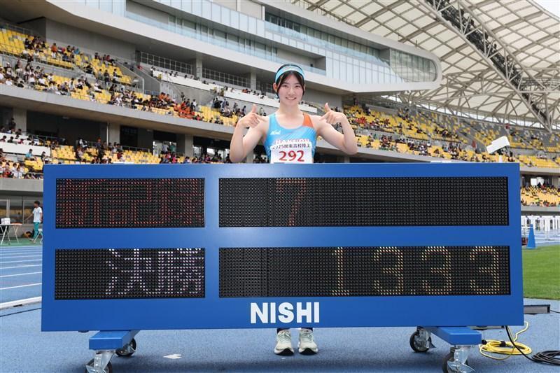 【陸上】100mH・石原南菜が13秒33！地元で高校歴代2位・U18日本最高・高2歴代最高の激走／IH北関東 (月刊陸上競技) - Yahoo!ニュース