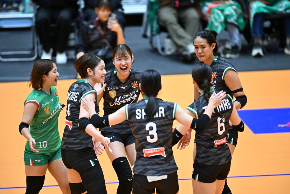 【SVリーグ女子】 大阪MVが連勝 Astemoが連敗をストップ (月刊バレーボール) - Yahoo!ニュース