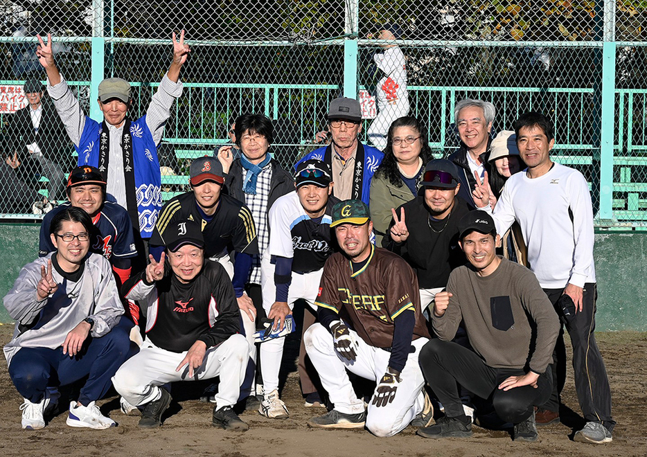 鹿児島県 すっとごれリーグ主催 10年ぶりに開催 北大島ソフトボール大会 すがすがしい汗 (奄美新聞) - Yahoo!ニュース