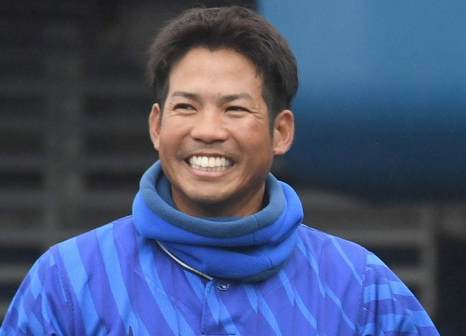 西武 FA桑原の獲得発表 補強ポイントの外野手 DeNAは2人目のFA流出 (デイリースポーツ) - Yahoo!ニュース