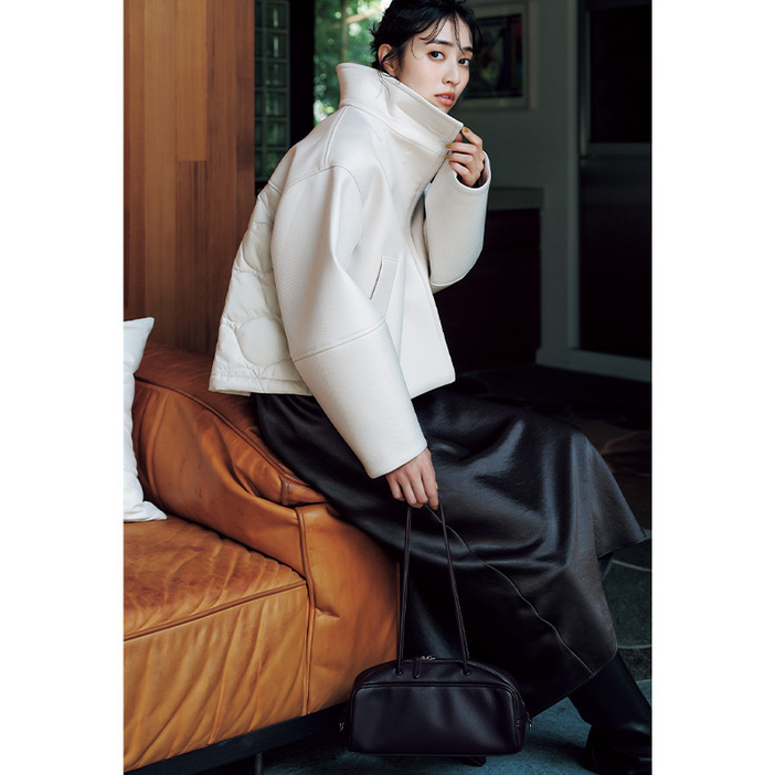 VERYママが絶賛！「日常で一番使える」洒落見えブルゾン3選｜VERY (magacol) - Yahoo!ニュース