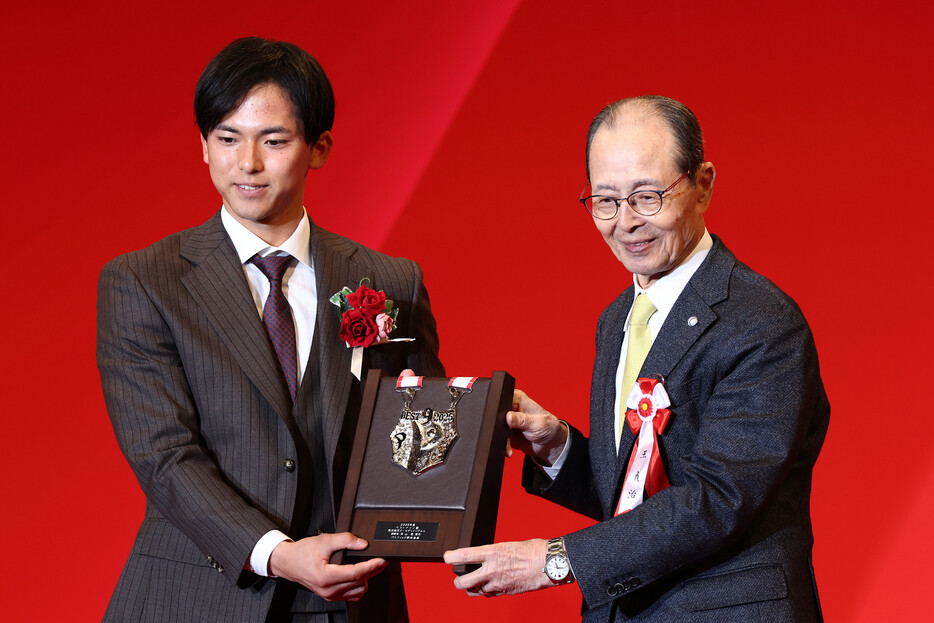 ベストナイン賞を受賞した宗山 (時事通信) - Yahoo!ニュース