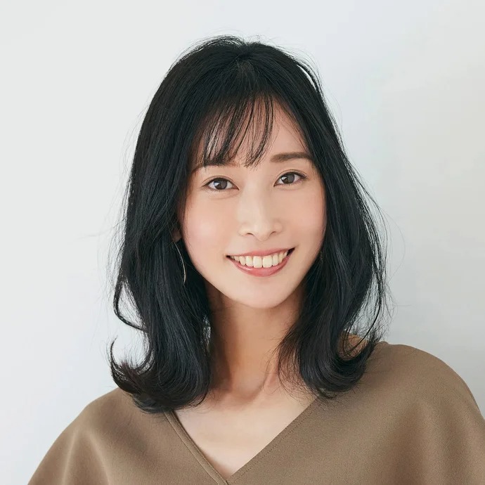 【40代人気へアランキング・ミディアムTOP5】第1位は小顔見せの黄金バランスを持つくびれシルエット (Marisol) - Yahoo!ニュース