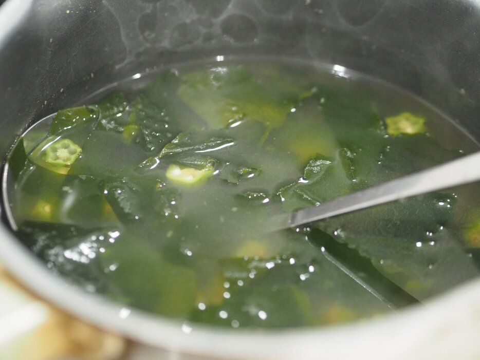 40代・50代、自分をいたわる「ワカメとショウガの温活スープ」。体を温めて、胃腸を優しく整える (ESSE-online) - Yahoo!ニュース