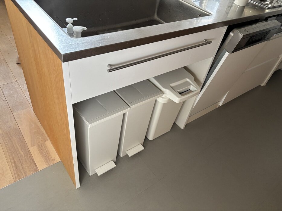 狭小住宅でも生活感ゼロ。家づくりで実感した「収納の正解」3つ。“死角”と“引き戸”が大活躍 (ESSE-online) - Yahoo!ニュース