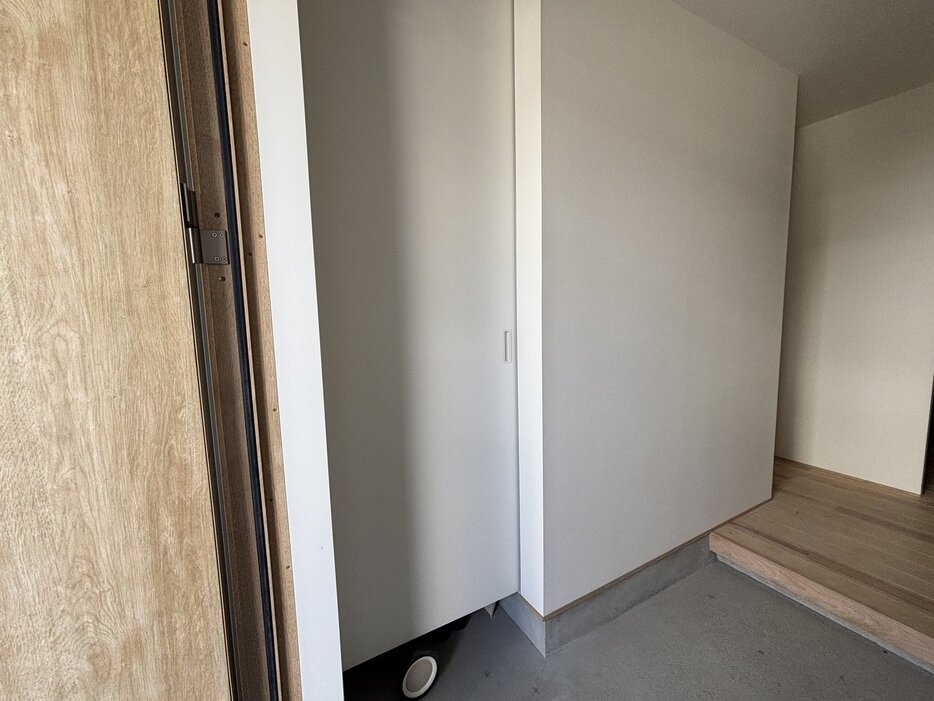 狭小住宅でも生活感ゼロ。家づくりで実感した「収納の正解」3つ。“死角”と“引き戸”が大活躍 (ESSE-online) - Yahoo!ニュース