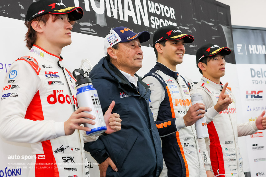 初優勝のイゴール・オオムラ・フラガ「とにかく行ける場所から飛び込んだ」中嶋悟総監督「久しぶりのブラジル国歌が聞けた」【スーパーフォーミュラ第10戦鈴鹿決勝会見】 (オートスポーツweb ...