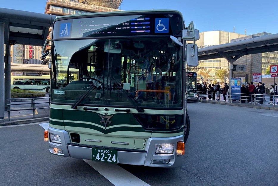 「乗れない京都」の現実！ 満員バスが暴く都市混雑――商議所「LRT提言」も財政と渋滞の壁 (Merkmal) - Yahoo!ニュース