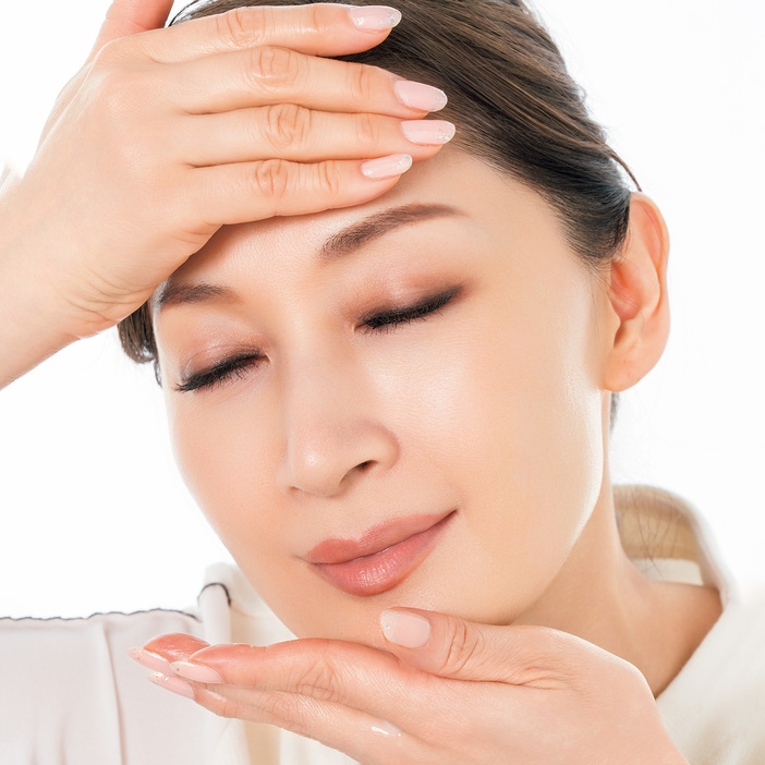 何歳でも“肌のハリ”は育てられる！54歳・小泉絵里さんの毎日コツコツ美習慣｜美ST (magacol) - Yahoo!ニュース