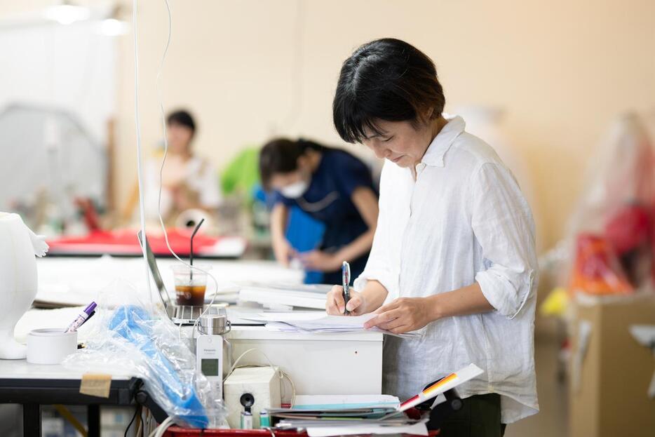 日本で縫える人が減っている ぬいぐるみと着ぐるみ製造現場から見える縫製業の未来 (Yahoo!ニュース オリジナル 特集) - Yahoo!ニュース