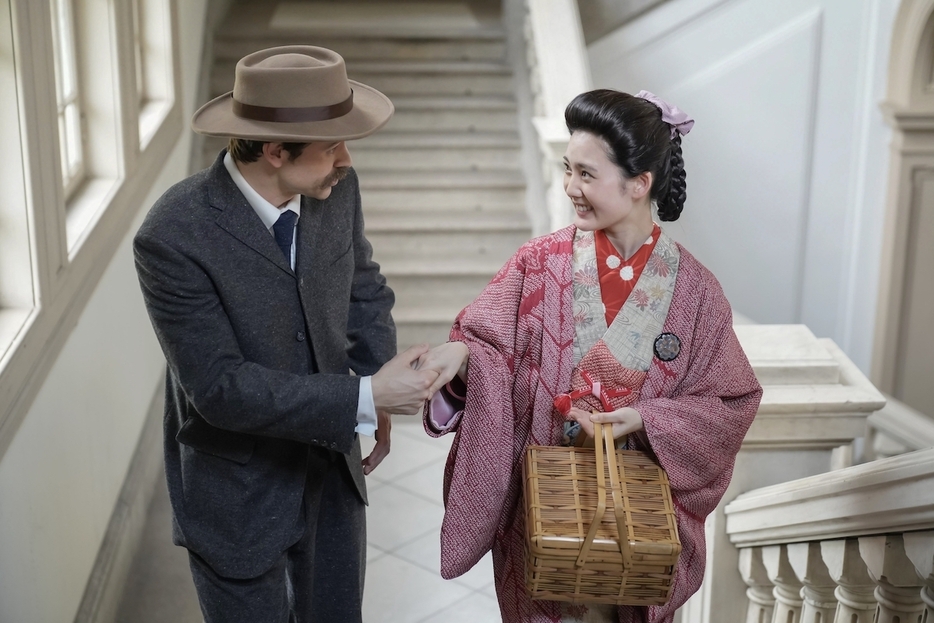 『ばけばけ』第45話、リヨ（北香那）とヘブン（トミー・バストウ）がランデブーへ (リアルサウンド) - Yahoo!ニュース