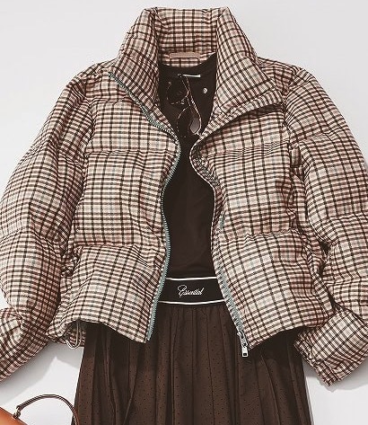 今年の【ダウンコート】を速報！40代に似合うデザイン〈5選〉｜STORY (magacol) - Yahoo!ニュース