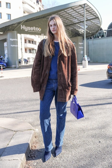 コート＆アウターは「ブラウン」が人気。パリジェンヌのリアルな冬コーデ3 (ELLE DIGITAL) - Yahoo!ニュース