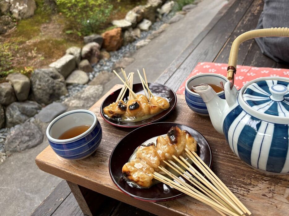 【京都】映画「国宝」のワンシーンにも登場！江戸から続く老舗甘味処で味わう「あぶり餅」の魅力とは (食楽web) - Yahoo!ニュース