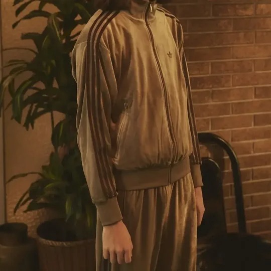 【大人のトラックジャケット】注目はアディダスのジャーナルスタンダード限定モデル。2025年秋冬に買うべき新作3選 (UOMO) - Yahoo!ニュース