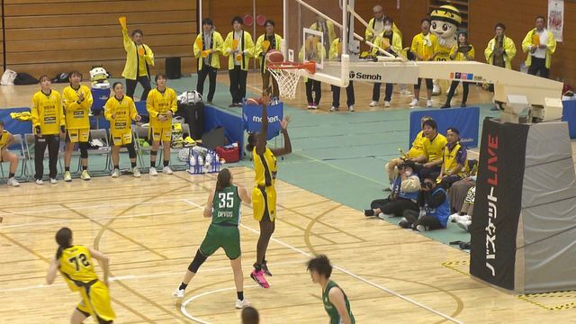 チーム最多8連勝ならず 首位攻防2連戦の初戦を落とす 山梨クィーンビーズ 日立ハイテクに屈す Wリーグ (YBS山梨放送) - Yahoo!ニュース