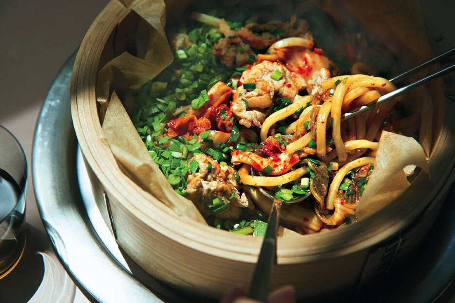 《ヘルシーなレシピ3選》ママの“ひとりご飯”こそ「せいろ」で時短！｜VERY (magacol) - Yahoo!ニュース