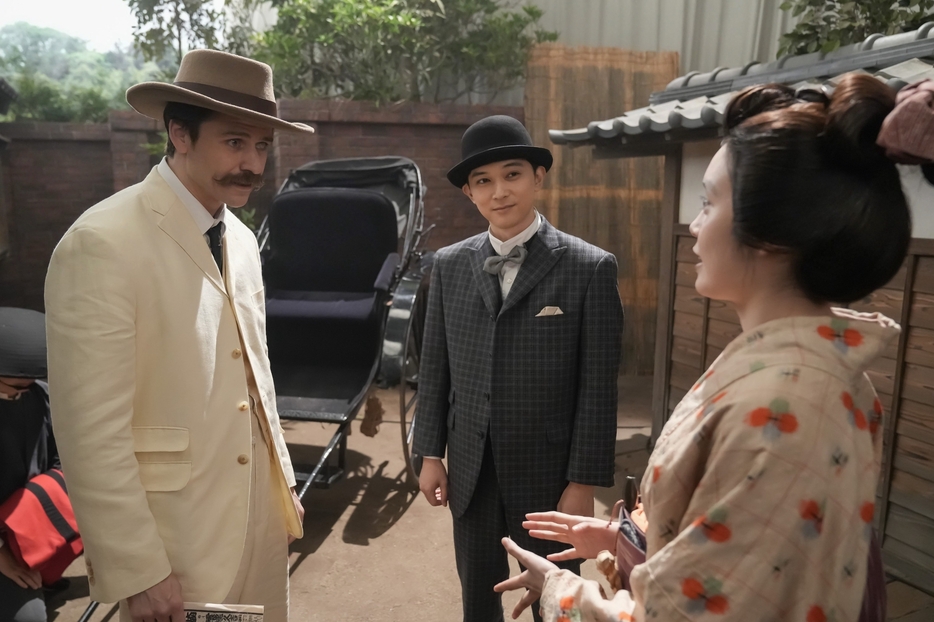 『ばけばけ』第39話、ヘブン（トミー・バストウ）のことを知るための大クイズ大会が開催 (リアルサウンド) - Yahoo!ニュース