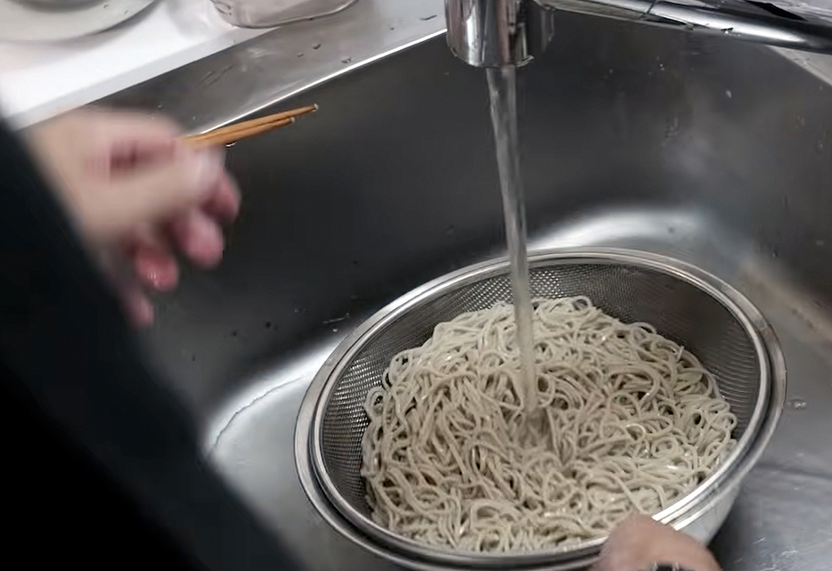 芸能界屈指の蕎麦好き、DEENの池森秀一が太鼓判！ のどごしも香りもいい「乾麺蕎麦」 (FRaU) - Yahoo!ニュース