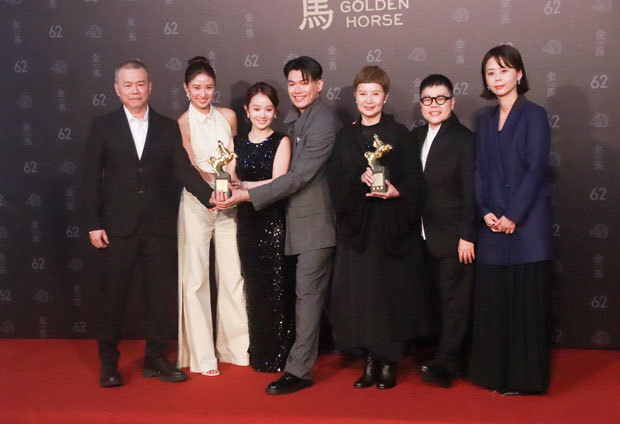 【台湾】「大濛」が金馬奨作品賞、主演男優賞は張震 (NNA) - Yahoo!ニュース