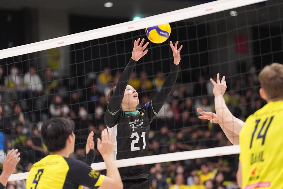 【バレー】大阪B、WD名古屋、サントリーが3勝1敗。セット率の差で大阪Bが首位に。広島THが日鉄堺BZにストレートで勝利し、2勝目 SV男子 (バレーボールマガジン) - Yahoo!ニュース