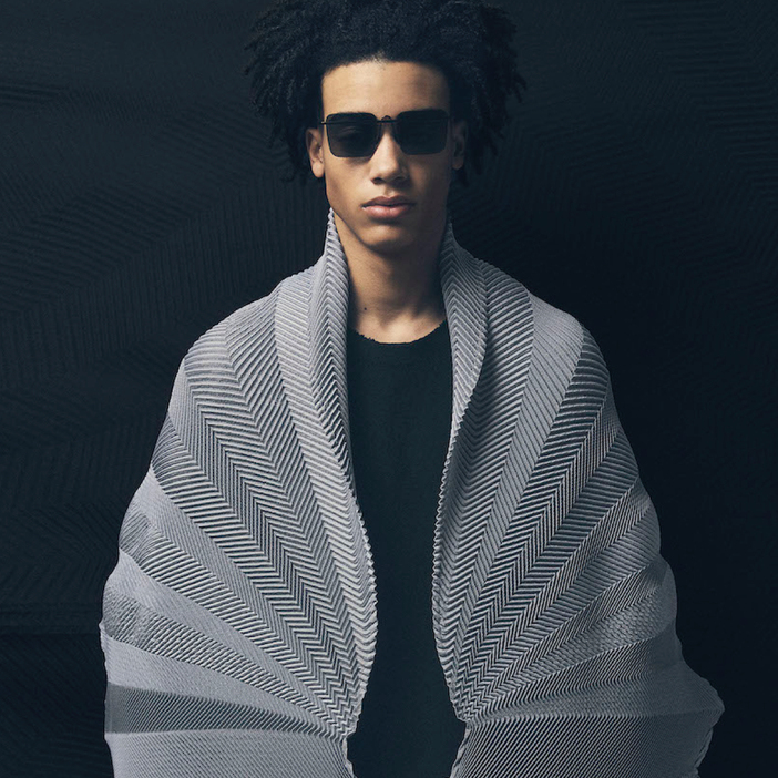 「イッセイ」は“ビットレベルの布”、「アクネ」は親密なセラミックを展示 パリの“アート・ウイーク”現地レポートVol.3 (WWDJAPAN.com) - Yahoo!ニュース