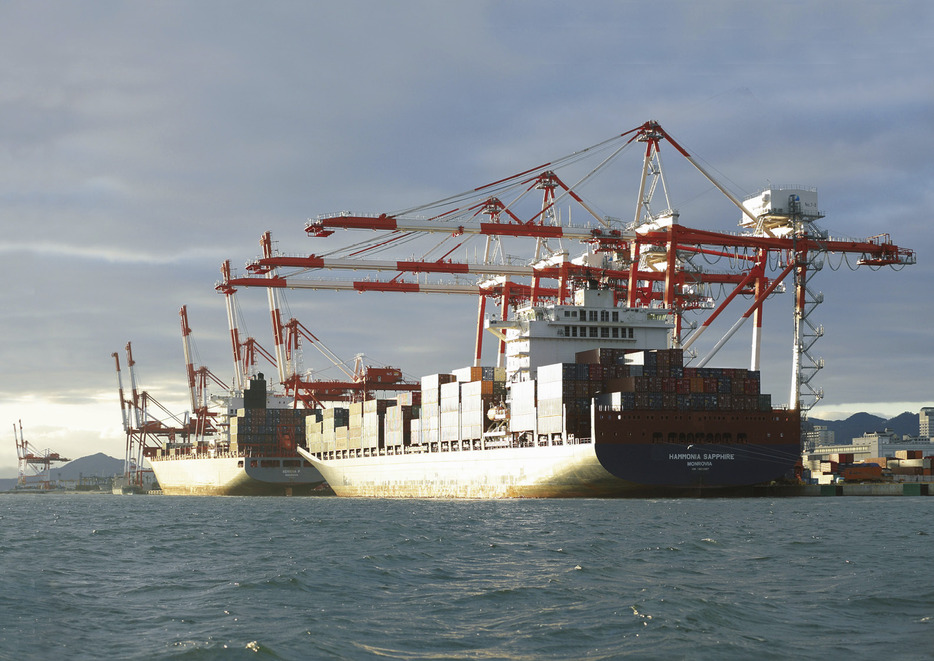 アラブ首長国連邦（UAE）行きの 船に積み込まれる“3時間前”に発見。「ランクル」など“盗難車 9台分”のパーツが、横浜港で見つかる！「ヤード」と呼ばれる“解体作業場”の透明性を高めるべき ...