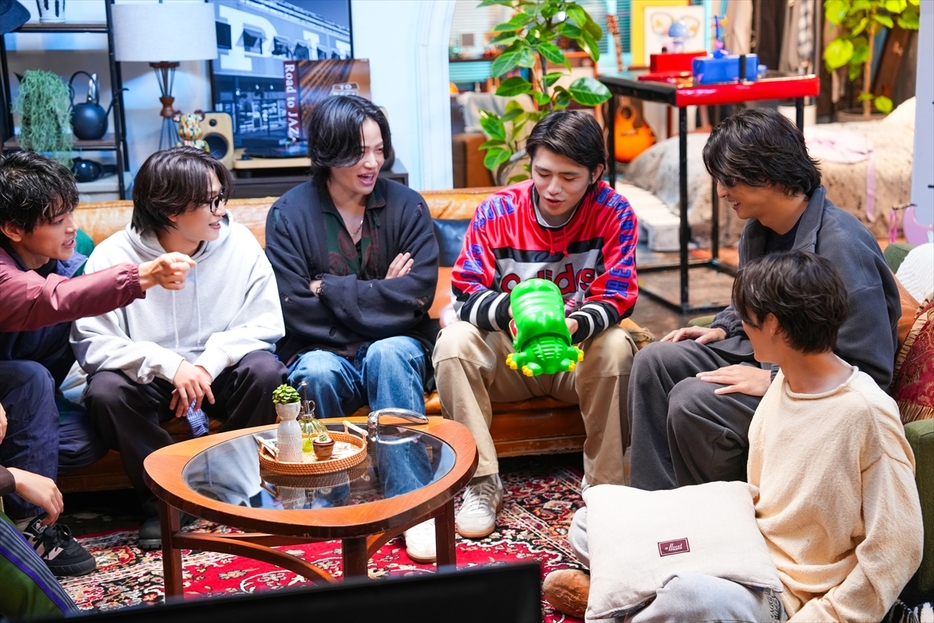 timeleszが「地頭王決定戦」で真剣勝負「器用キャラ決定戦」も『timeleszファミリア』 (TV LIFE web) - Yahoo!ニュース