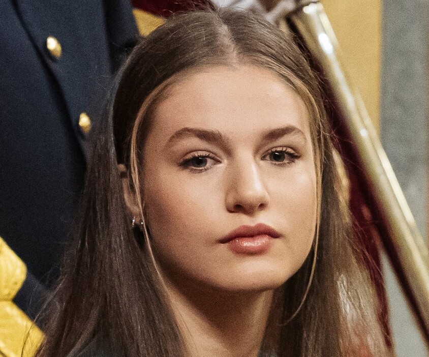 祝20歳！ スペイン「王位継承順1位」レオノール王女の美貌遍歴 (25ans（ヴァンサンカン）) - Yahoo!ニュース