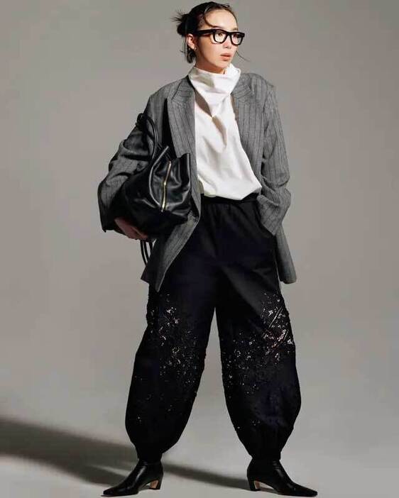 透け感たっぷりな飯豊まりえ♡レースをドラマティックに！ (Oggi.jp) - Yahoo!ニュース